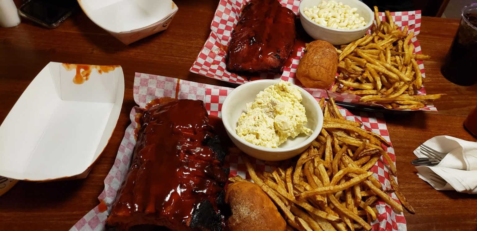 Royal Oaks Bar & Grill: American (Traditional) Restaurant in Youngstown, OH