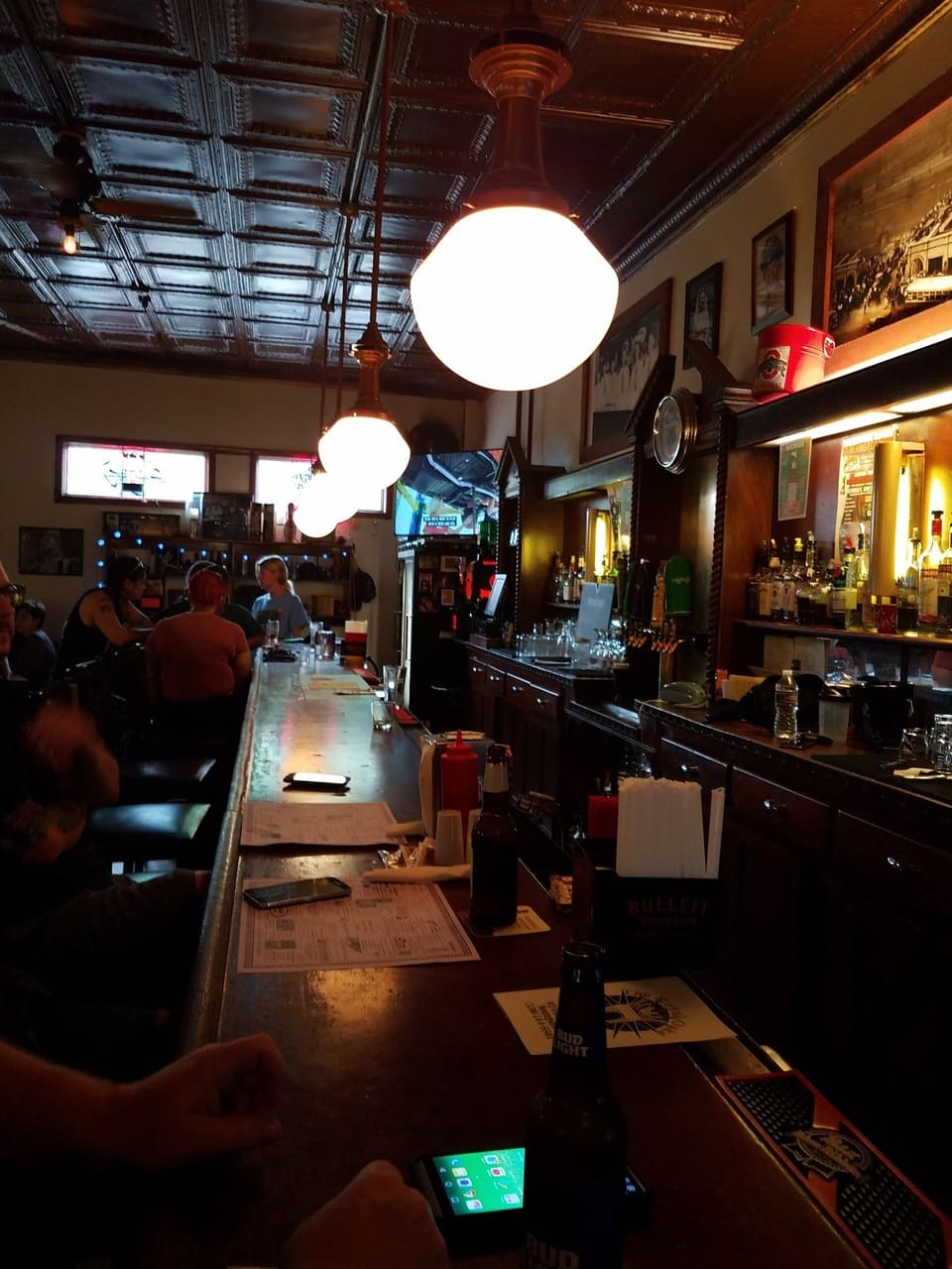 Royal Oaks Bar & Grill: American (Traditional) Restaurant in Youngstown, OH